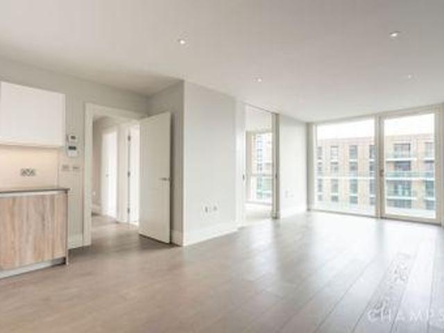 3 Bedrooms Flat for rent in Kingston, London KT2