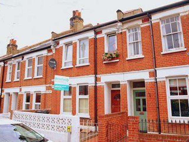 3 Bedrooms Flat for rent in Kingswood Road, London SW2