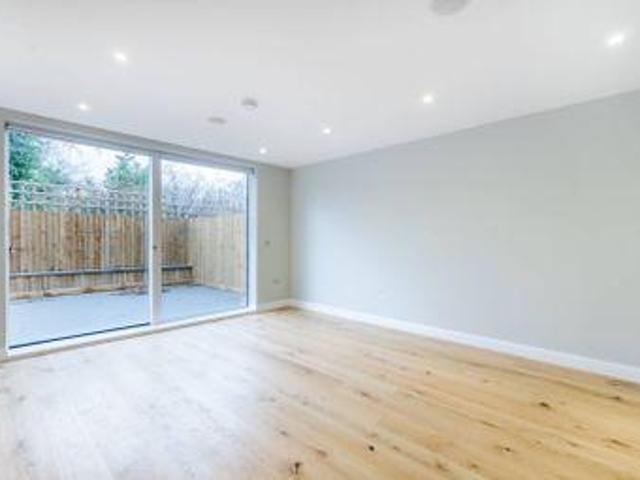 3 Bedrooms Flat for rent in Kings Avenue, Clapham SW4