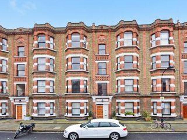 3 Bedrooms Flat for rent in Kingwood Road, Fulham, London SW6