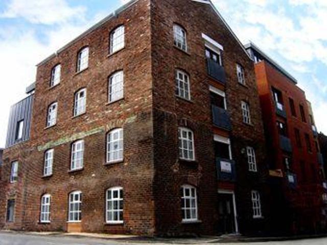 3 Bedrooms Flat for rent in Krupa Building, Sharp Street, Manchester M4