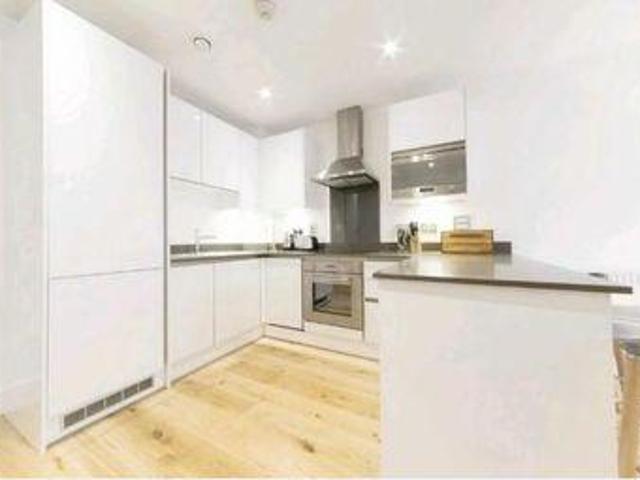 3 Bedrooms Flat for rent in Hoy Street, Royal Docks, London E16