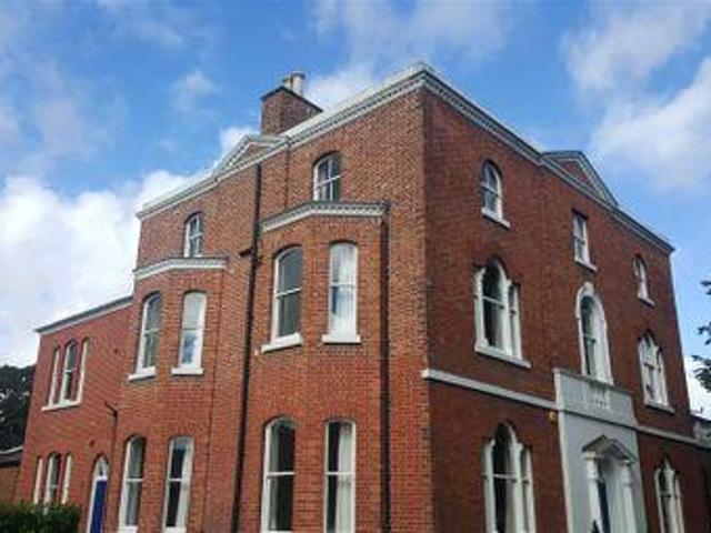 3 Bedrooms Flat for rent in Hockenhull Crescent, Tarvin, Chester CH3