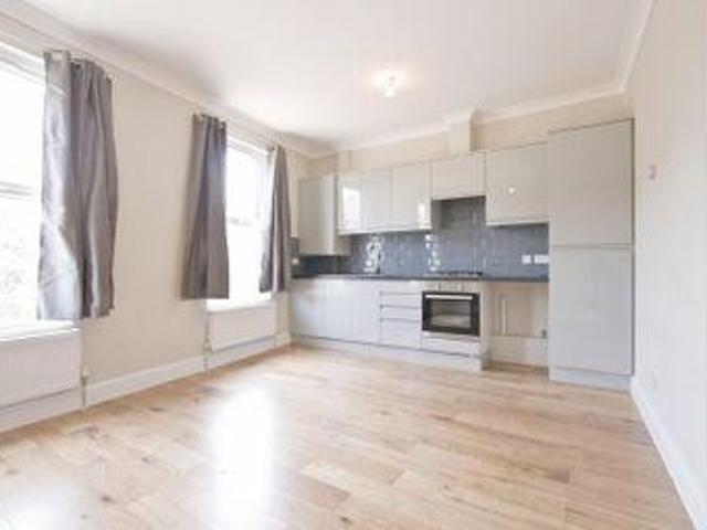 3 Bedrooms Flat for rent in Hoe Street, Walthamstow E17