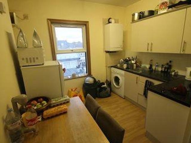 3 Bedrooms Flat for rent in Hoe Street, London E17