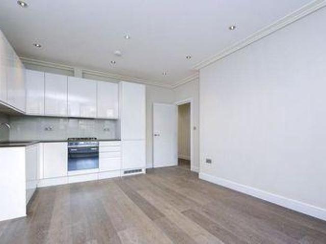 3 Bedrooms Flat for rent in Holloway Road, Holloway, London N7
