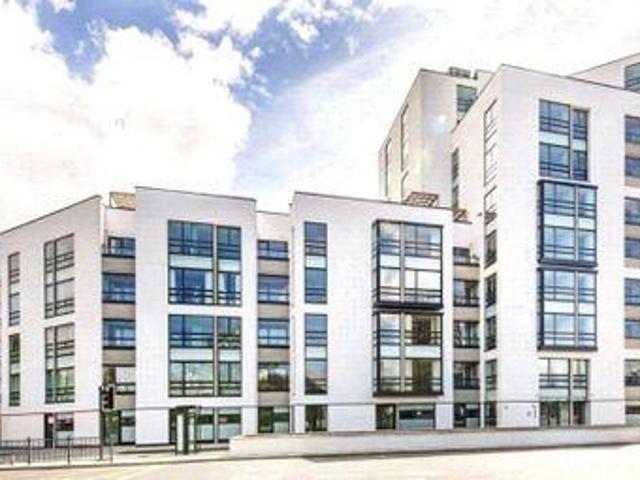 3 Bedrooms Flat for rent in Holland Park Avenue, Holland Park, London W11