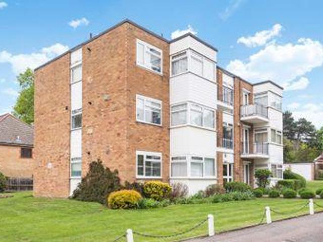 3 Bedrooms Flat for rent in Hollyoak, Eastbury Avenue, Northwood HA6
