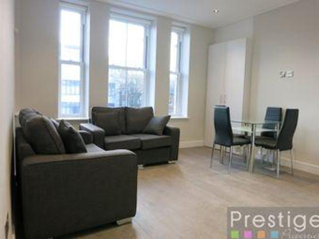 3 Bedrooms Flat for rent in Homerton High Street, London E9