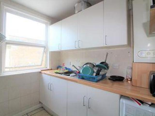3 Bedrooms Flat for rent in Homerton, London E9