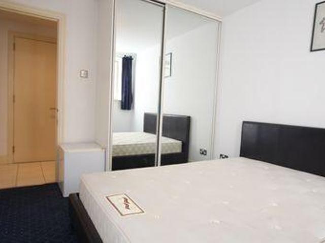 3 Bedrooms Flat for rent in Horizon Building, Docklands E14
