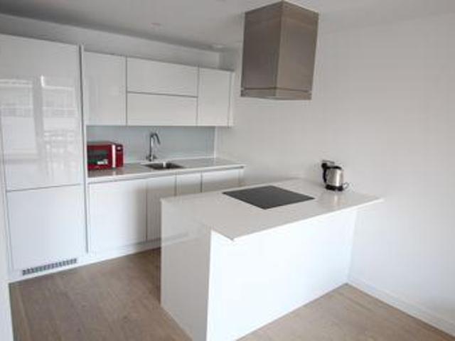 3 Bedrooms Flat for rent in Horizons Tower, Docklands E14