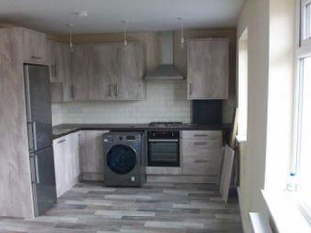 3 Bedrooms Flat for rent in Hayes UB6