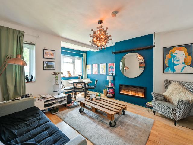 3 Bedrooms Flat for Rent in Haymerle Road | Foxtons