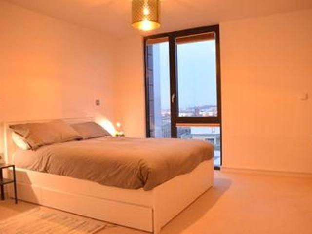 3 Bedrooms Flat for rent in Hazel Lane, London SE10