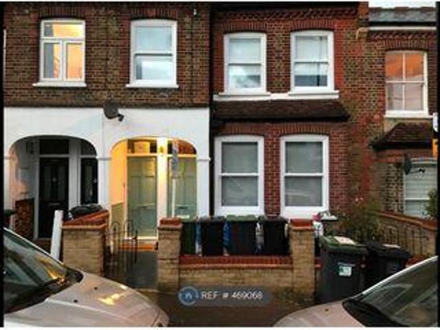 3 Bedrooms Flat for rent in Hazeldon Rd, Crofton Park SE4
