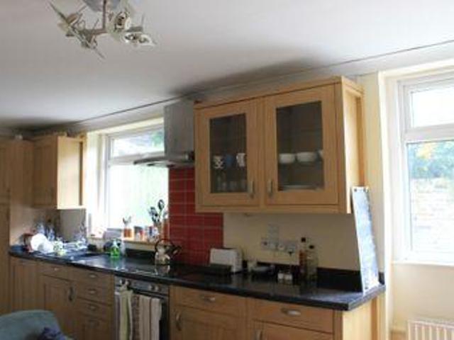 3 Bedrooms Flat for rent in Hackford Road, London SW9