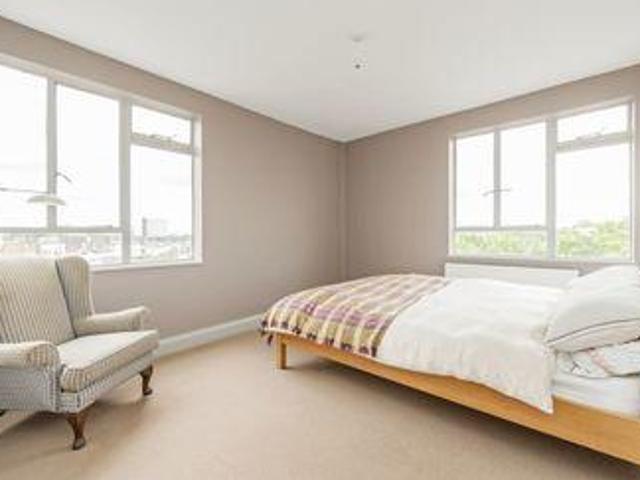 3 Bedrooms Flat for rent in Hallfield Estate, London W2