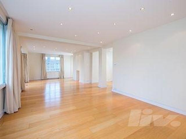 3 Bedrooms Flat for rent in Hamilton Court, Maida Vale, Maida Vale W9