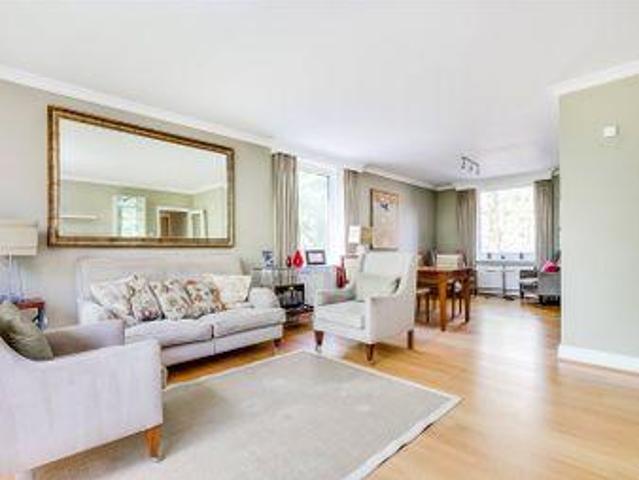 3 Bedrooms Flat for rent in Hamilton House, Vicarage Gate, London W8