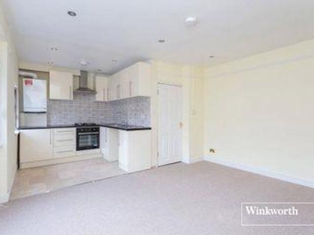 3 Bedrooms Flat for rent in Hamilton Road, London NW11