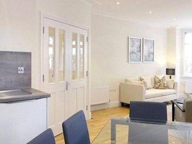 3 Bedrooms Flat for rent in Hamlet Gardens, 290 King Street, Ravenscourt Park, London W6