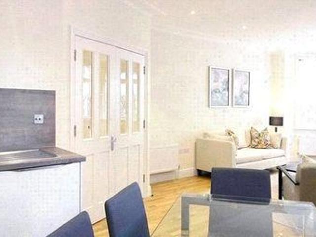 3 Bedrooms Flat for rent in Hamlet Gardens, 290 King Street, Ravenscourt Park, London W6