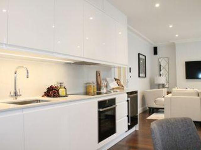 3 Bedrooms Flat for rent in Hamlet Gardens, Hammersmith W6