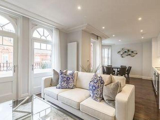3 Bedrooms Flat for rent in Hamlet Gardens, London W6