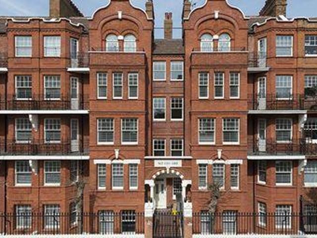 3 Bedrooms Flat for rent in Hamlet Gardens, London W6