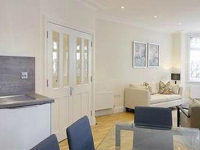 3 Bedrooms Flat for rent in Hamlet Gardens, London W6
