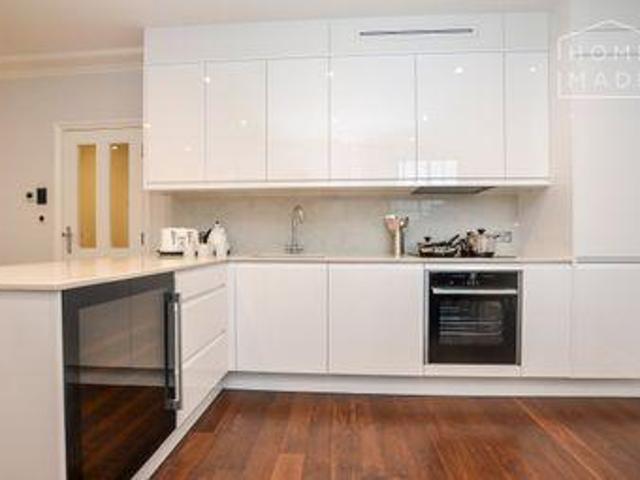 3 Bedrooms Flat for rent in Hamlet Gardens, London W6