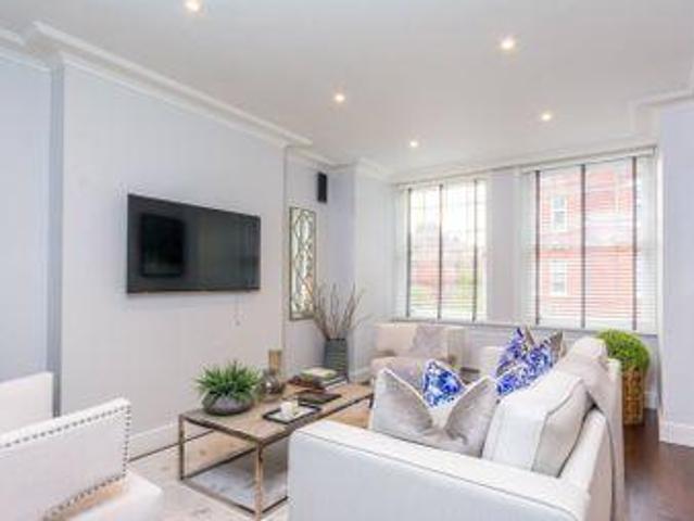 3 Bedrooms Flat for rent in Hamlet Gardens, Ravenscourt Park W6