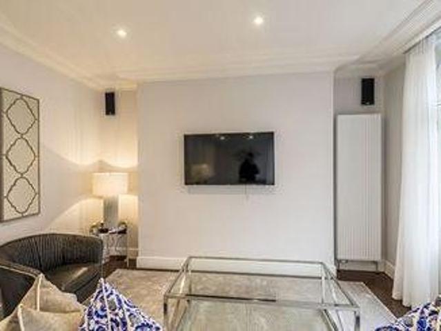 3 Bedrooms Flat for rent in Hamlet Gardens, Ravenscourt Park, Hammersmith, London W6