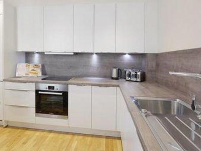 3 Bedrooms Flat for rent in Hamlet Gardens, Ravenscourt Park, London W6