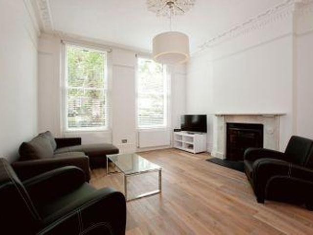 3 Bedrooms Flat for rent in Hampstead High Street, Hampstead NW3