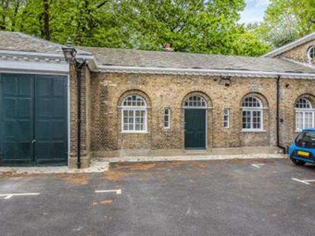 3 Bedrooms Flat for rent in Hampstead Lane N6