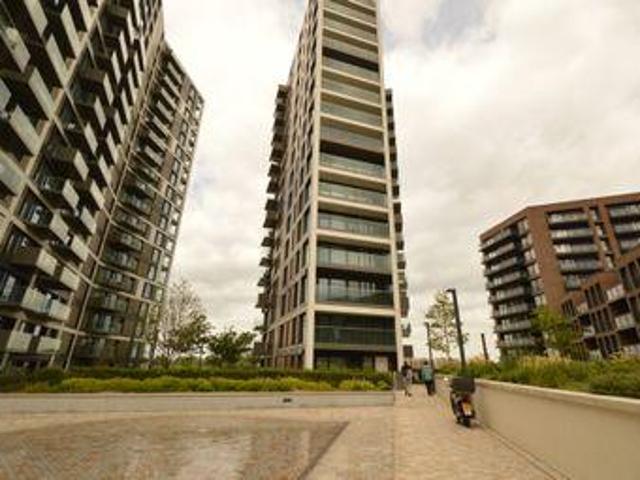 3 Bedrooms Flat for rent in Hampton Apartments, Duke Of Wellington Avenue, Royal Arsenal Riverside SE18