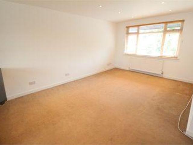 3 Bedrooms Flat for rent in Handel Way, Edgware, Middlesex HA8