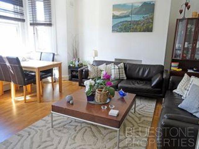 3 Bedrooms Flat for rent in Handforth Road, Oval SW9
