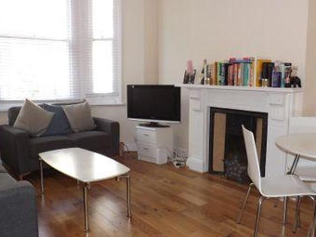 3 Bedrooms Flat for rent in Handforth Road, London SW9