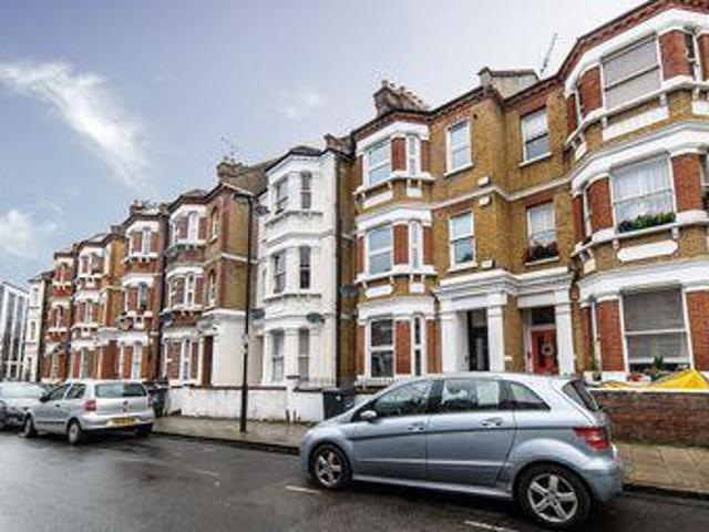 3 Bedrooms Flat for rent in Handforth Road, London SW9