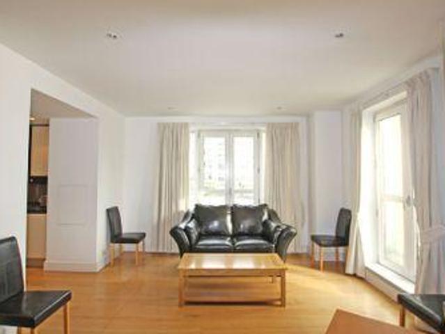 3 Bedrooms Flat for rent in Hanover House, Canary Riverside, London E14