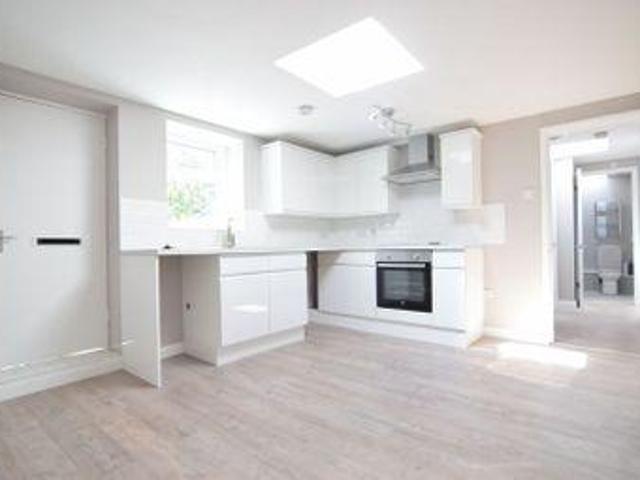 3 Bedrooms Flat for rent in Harbour Mews, Hove BN3