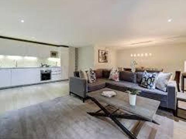 3 Bedrooms Flat for rent in Harbet Road, London W2