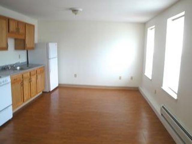 3 Bedrooms Flat for rent in Hardwicke Street, Barking IG11