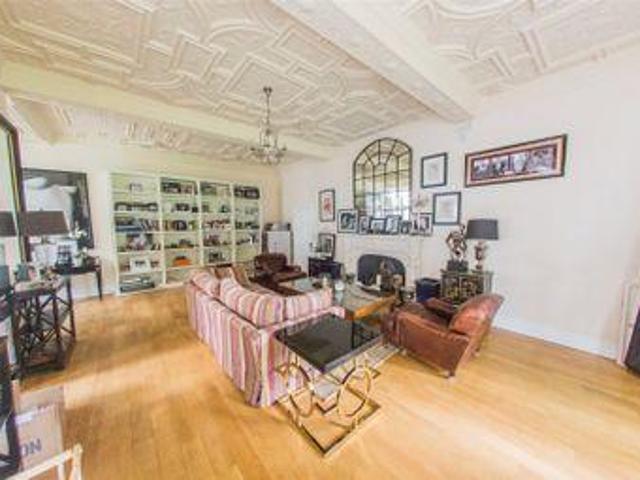 3 Bedrooms Flat for rent in Harrington Gardens, South Kensington, London SW7