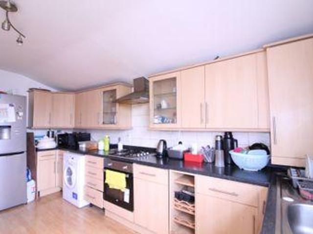 3 Bedrooms Flat for rent in Harrington Road, London SE25