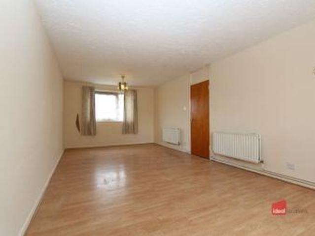 3 Bedrooms Flat for rent in Harts Lane, Barking IG11