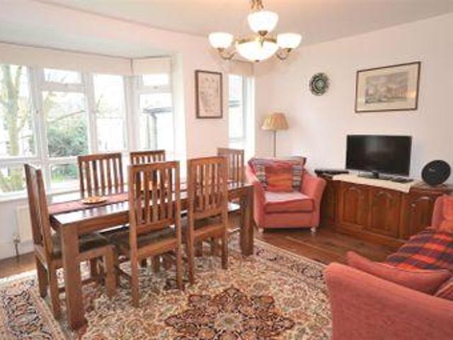 3 Bedrooms Flat for rent in Heyford Avenue, London SW20